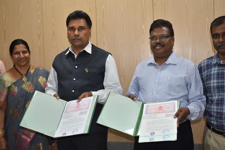 MOU signing with National Seed Corporation, New Delhi for sunflower ...