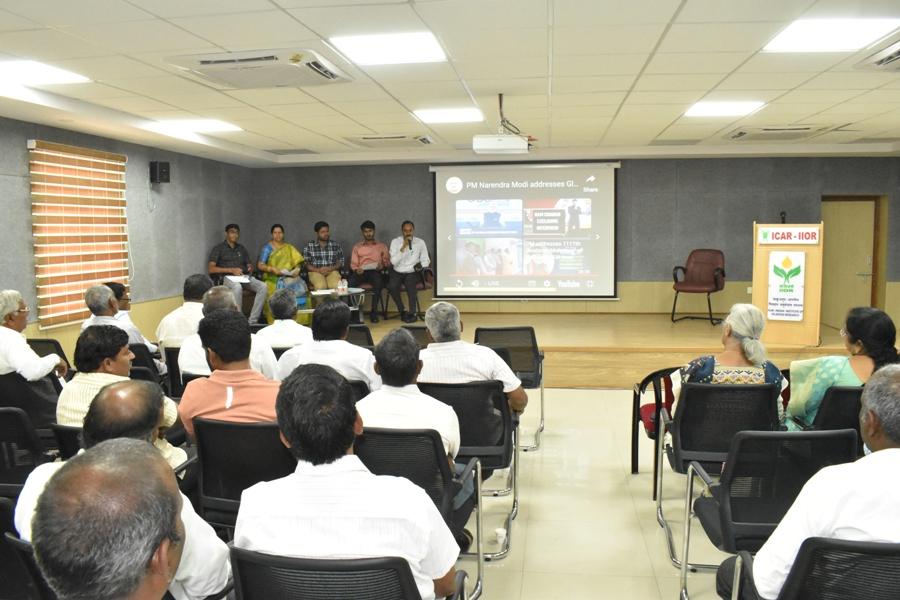 Staff of IIOR, farmers and other stakeholders participating in the ...